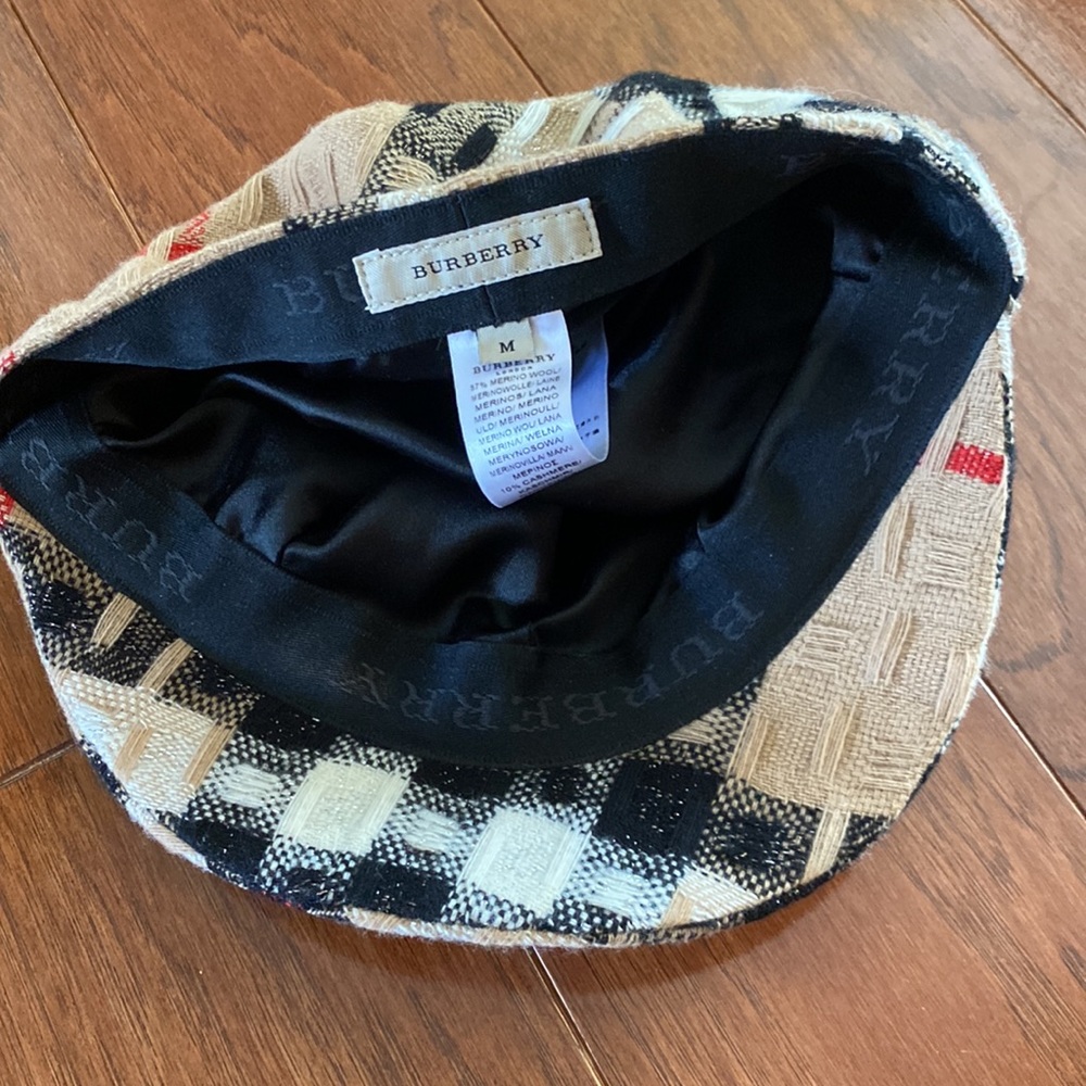 Burberry Messenger Cap In Tan Metallic. - Gem